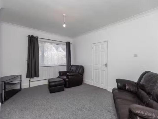 Rental! 1 BA 3 bedroom house for rent in The Crescent, Woodlan.
