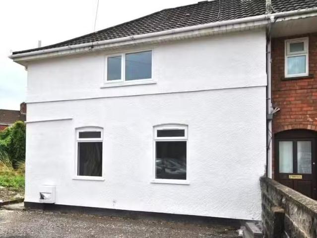 Unique 1 BA 3 bedroom house for rent in Bower Walk, Bristol, BS3