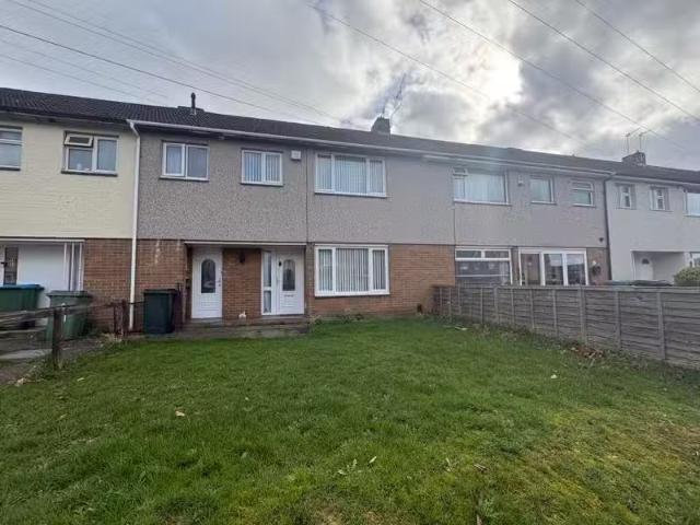Cozy 1 BA 3 bedroom house for rent in Deedmore Road, Coventry.