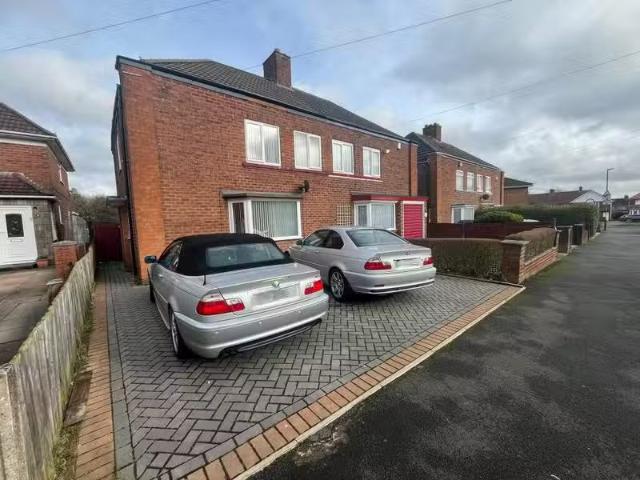 Deal! 1 BA 3 bedroom house for rent in Highters Road, Kings He.