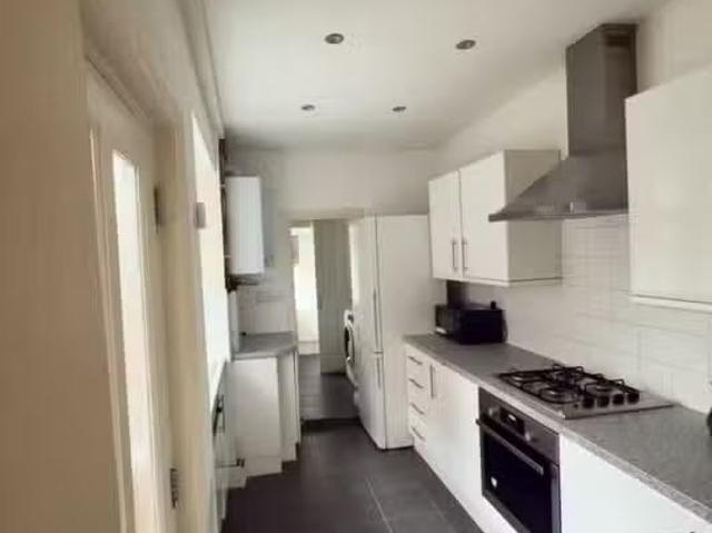 Just in! 1 BA 3 bedroom house for rent in Link Road 3 Bed, E.