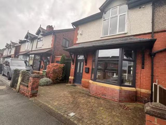 Deal! 1 BA 3 bedroom house for rent in Lowes Road, Walmersley.