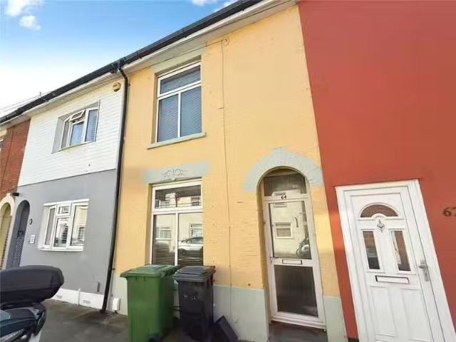 Just in! 1 BA 3 bedroom Mid Terrace House to rent, Samuel Road.