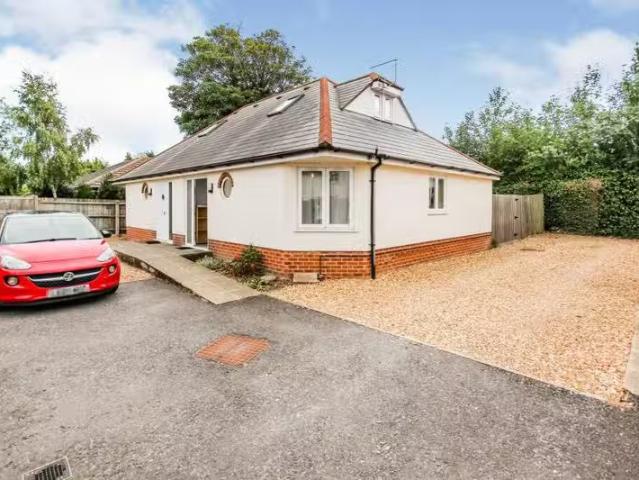 For Rent! 1 BA 3 bedroom property for rent in Wycliffe Gardens.