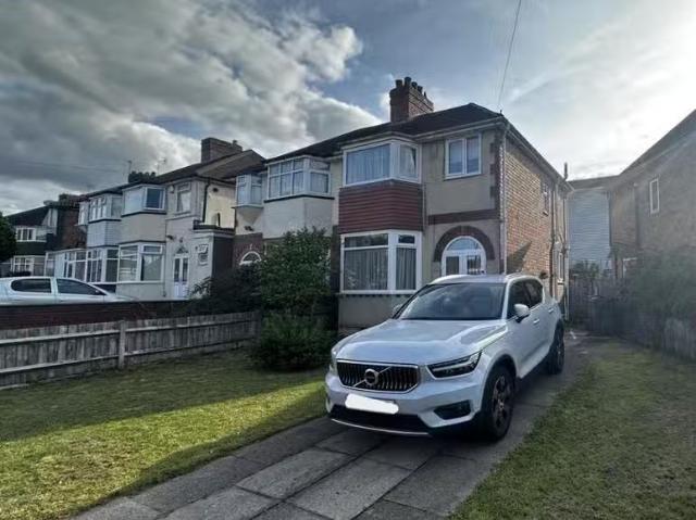 Deal! 1 BA 3 bedroom semi detached house for rent in Dorothy R.