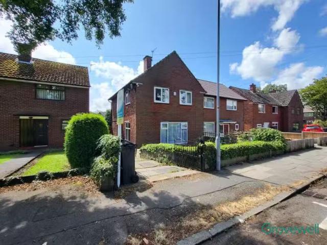 For Rent! 1 BA 3 bedroom semi detached house for rent in Holde.