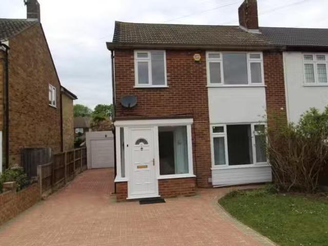 For Rent! 1 BA 3 bedroom semi detached house for rent in Long.