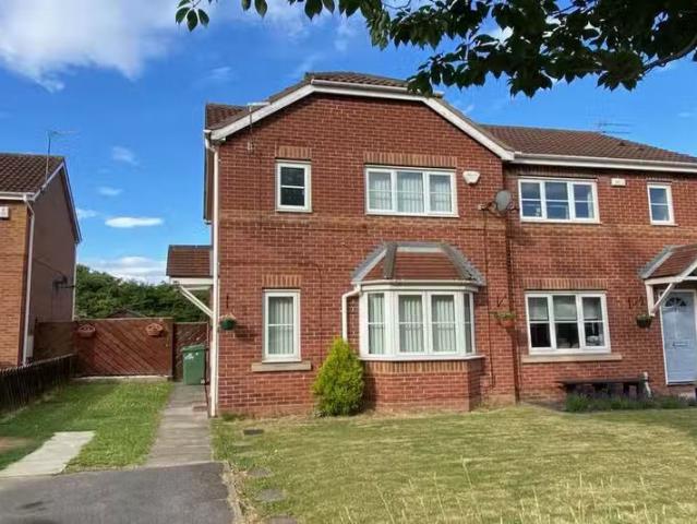 Cheap 1 BA 3 bedroom Semi Detached House to rent, Honeycomb Av.