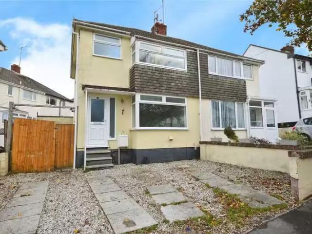 Deal! 1 BA 3 bedroom Semi Detached House to rent, Reynell Aven.