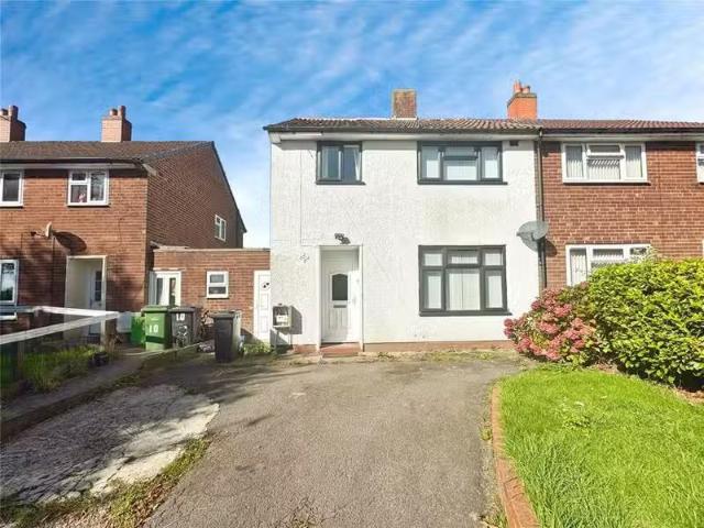 Unique 1 BA 3 bedroom Semi Detached House to rent, The Croft.