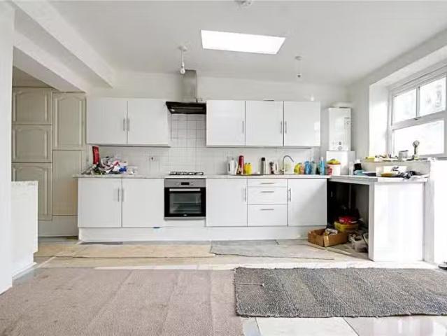 Unique 1 BA 4 bedroom terraced house for rent in Alma Road, En.