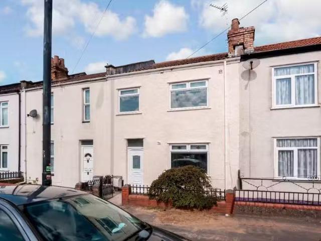 For Rent! 1 BA 4 bedroom terraced house for rent in Southmead.