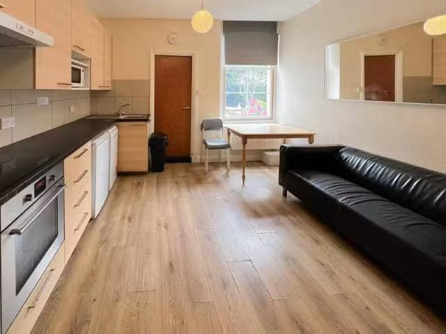 New 1 BA 4 bedroom flat for rent in Hampton Road, Redland, BS6