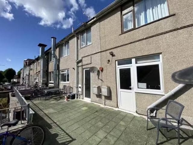 Cozy 1 BA 4 bedroom flat for rent in Wellington Hill West, Bri.