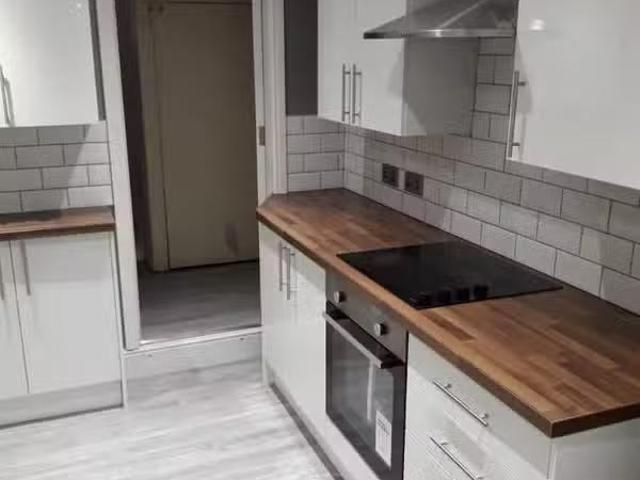 Unique 1 BA 4 bedroom house for rent in Blaydes Street, Hull.