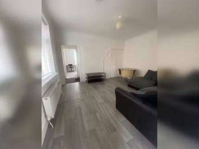 For Rent! 1 BA 4 bedroom house for rent in Brassey Road, BH9