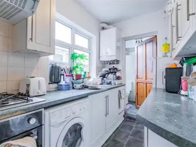 Just in! 1 BA 4 bedroom house for rent in Gleave Road, Selly O.