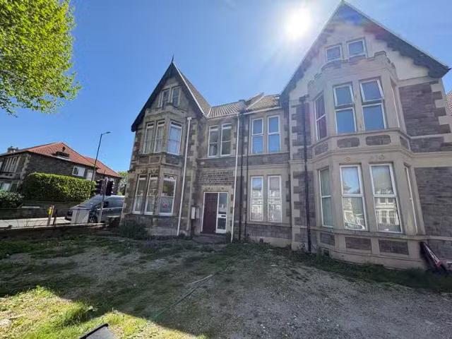 Unique 1 BA 4 bedroom house for rent in Linden Road, BS6
