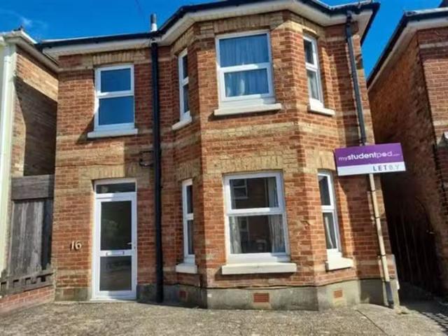 Cheap 1 BA 4 bedroom house for rent in Luther Road, BH9