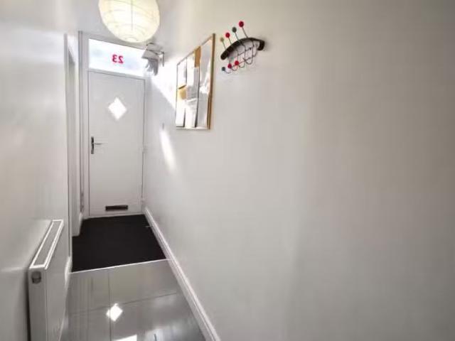 Just in! 1 BA 4 bedroom house share for rent in Winnie Road, S.