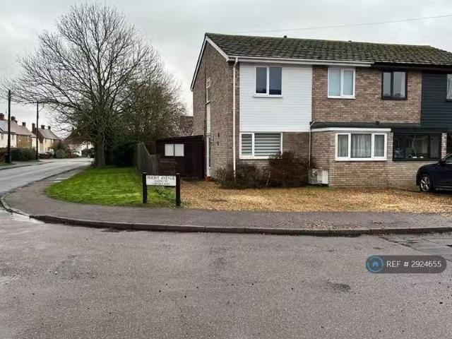 For Rent! 1 BA 4 bedroom semi detached house for rent in Prior.