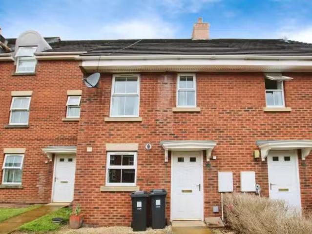 Cheap 1 BA 5 bedroom terraced house for rent in Wright Way S.