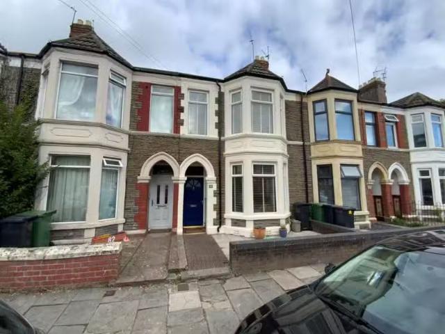 For Rent! 1 BA 5 bedroom terraced house for rent in Manor Stre.