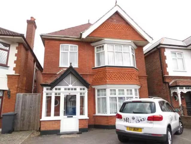 Cozy 1 BA 5 bedroom house for rent in 5 bedroom Detached House.