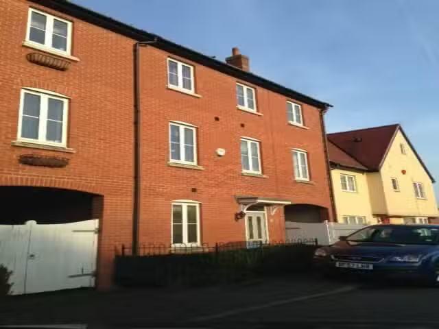 Deal! 1 BA 5 bedroom house for rent in Chipmunk Chase, Hatfiel.