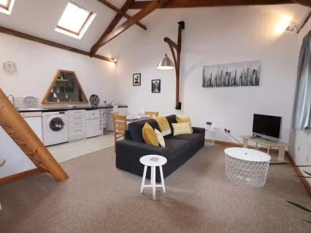 For Rent! 1 bedroom cottage for rent in The Long Barn, Washing.