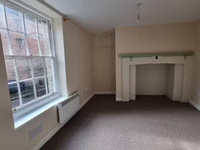 Unique 1 bedroom cottage for rent in Three Horseshoes Walk, Wa.