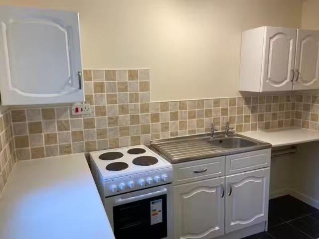 Deal! 1 bedroom apartment for rent in Abbey Manor Park, Yeovil.