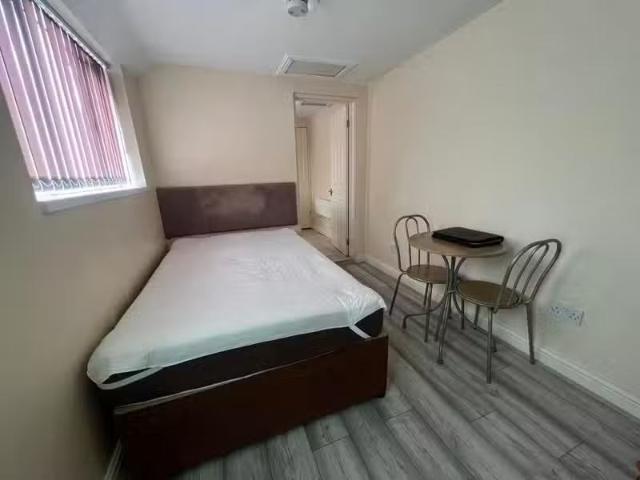 Cheap 1 bedroom apartment for rent in Ash Tree Road, Stirchley.
