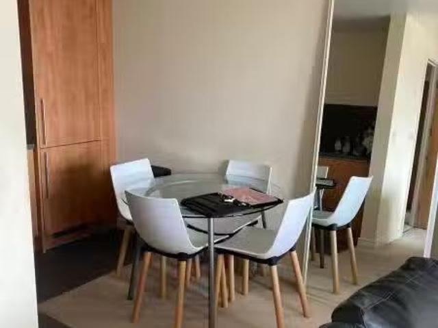Deal! 1 bedroom apartment for rent in Centenary Plaza, Hollida.