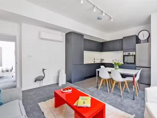 Unique 1 bedroom apartment for rent in Eastfield Road, Cotham.
