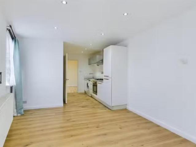 Cheap 1 bedroom apartment for rent in Filton Avenue, Bristol.