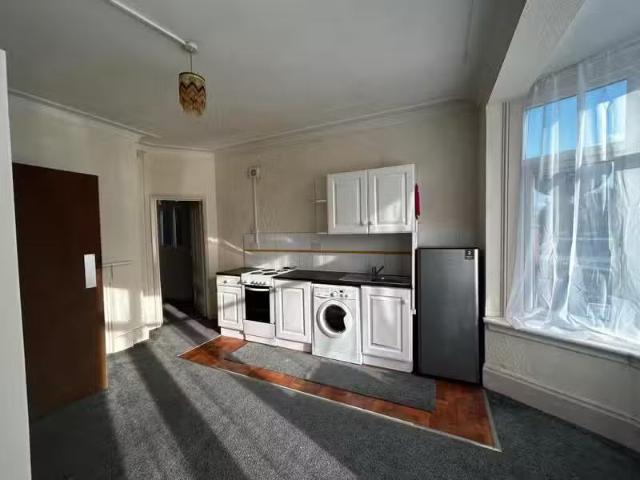 Just in! 1 bedroom apartment for rent in Fountain Road, Birmin.