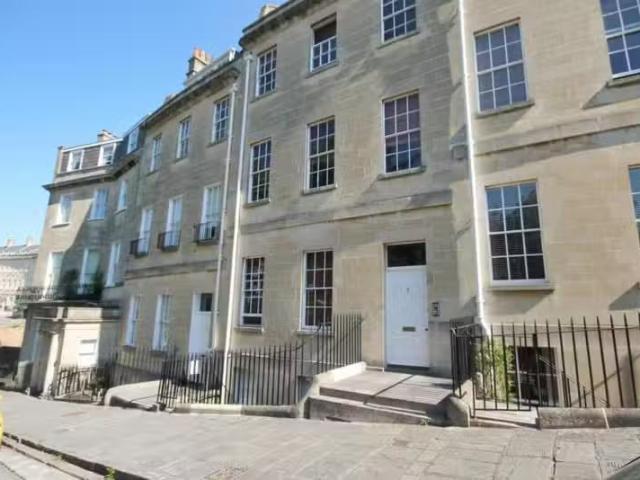 Unique 1 bedroom apartment for rent in Lansdown Place West, Ba.