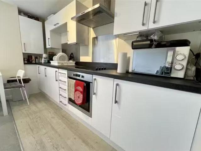 For Rent! 1 bedroom apartment for rent in Robinia Court, 3 Wel.