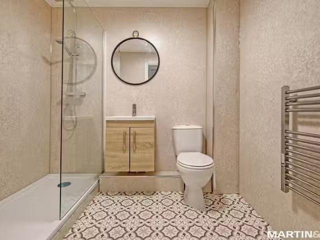 Charming 1 bedroom apartment for rent in Rookes Crescent, Chel.