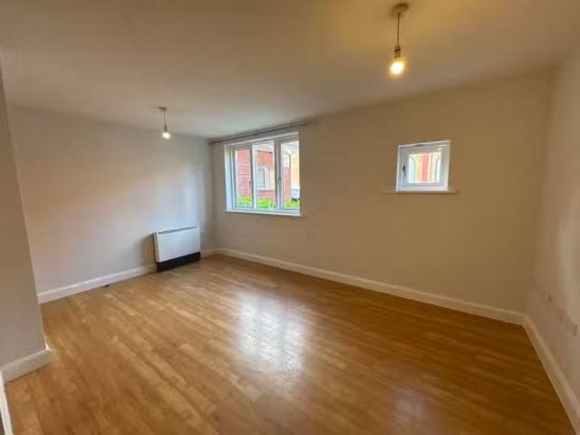 Unique 1 bedroom apartment for rent in Saturday Bridge, B1