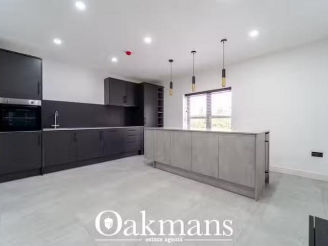For Rent! 1 bedroom apartment for rent in School Road, Shirley.