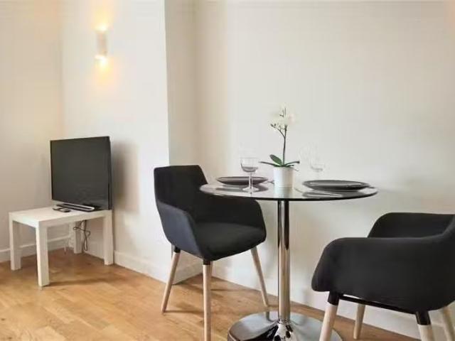 Deal! 1 bedroom apartment for rent in The Bank, BS4