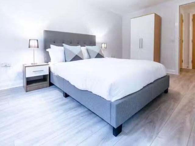 Rental! 1 bedroom apartment for rent in The Laureate, Charles.