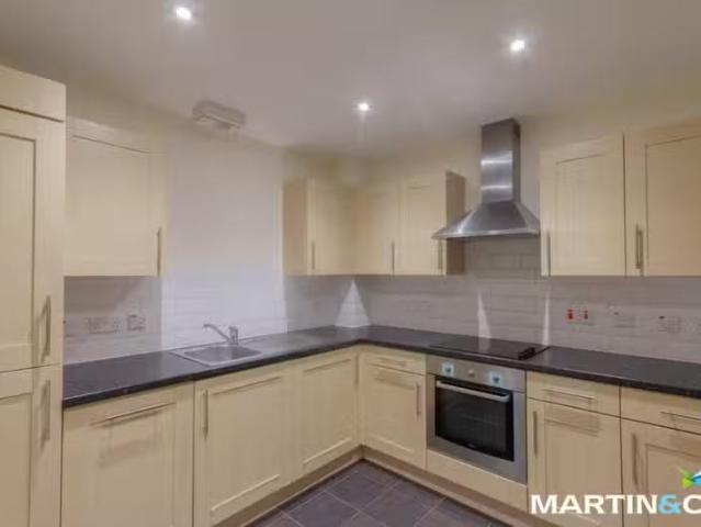 New 1 bedroom apartment for rent in The Sidings, Frensham Way.