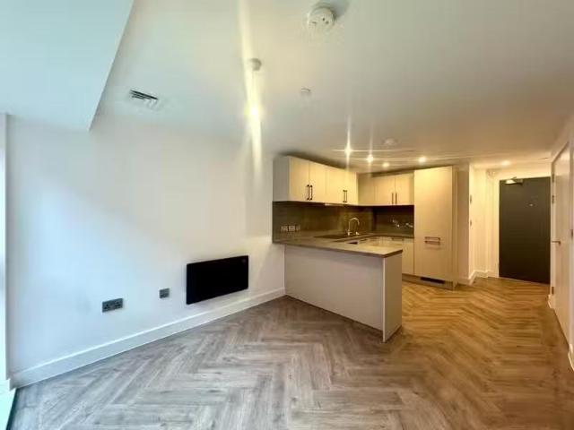 Just in! 1 bedroom apartment for rent in Upper Gough Street, B.