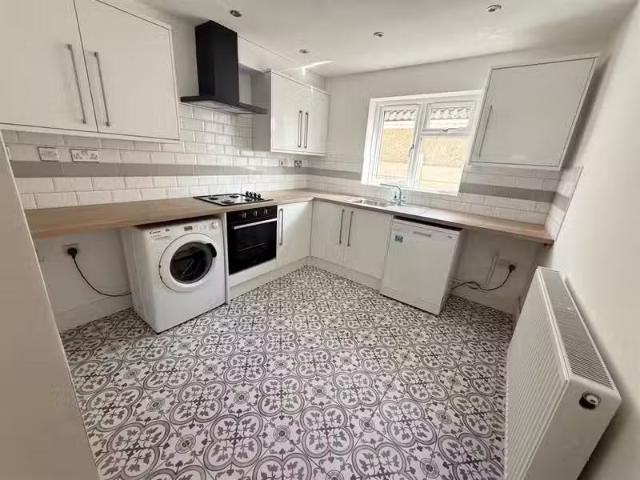 Cheap 1 bedroom apartment for rent in Wimborne Road West, Wimb.