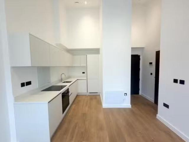 For Rent! 1 bedroom apartment for rent in Windsor Bridge Road.