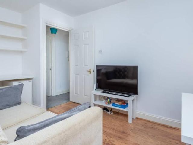 For Rent 1 Bedroom Apartment London London DS99939038
