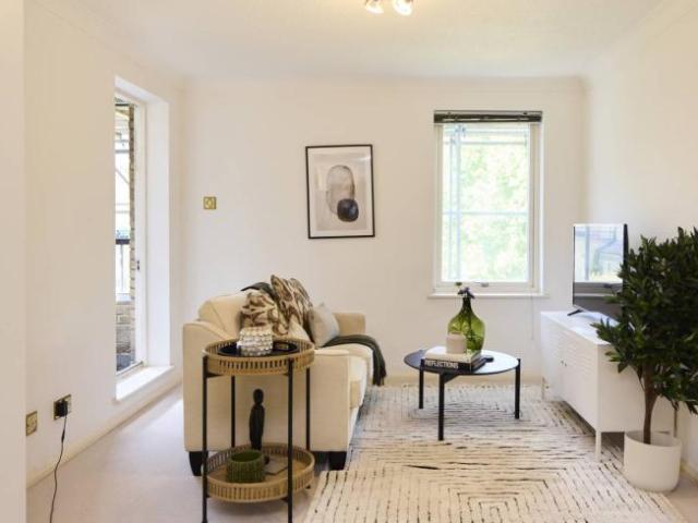 For Rent 1 Bedroom Apartment London London DS101813390